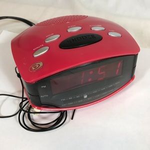 Durabrand | Wall Decor | Durabrand Cr52 Amfm Radio Alarm Clock Pink ...